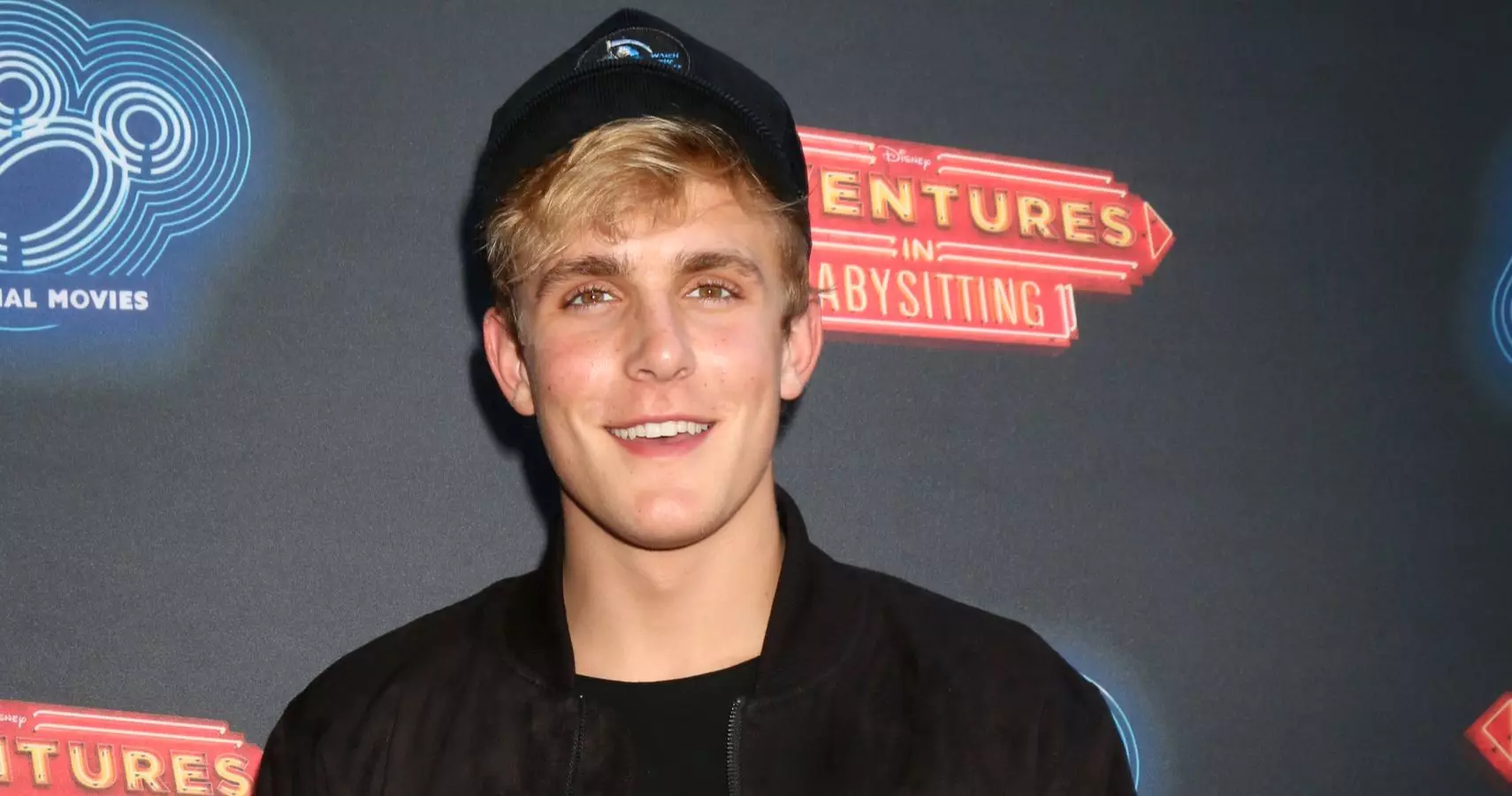 Jake Paul nhận được một chiếc thắt lưng vô địch trị giá 500 nghìn đô la cùng với một chiếc Rolex như một ảnh gif Giáng sinh sớm