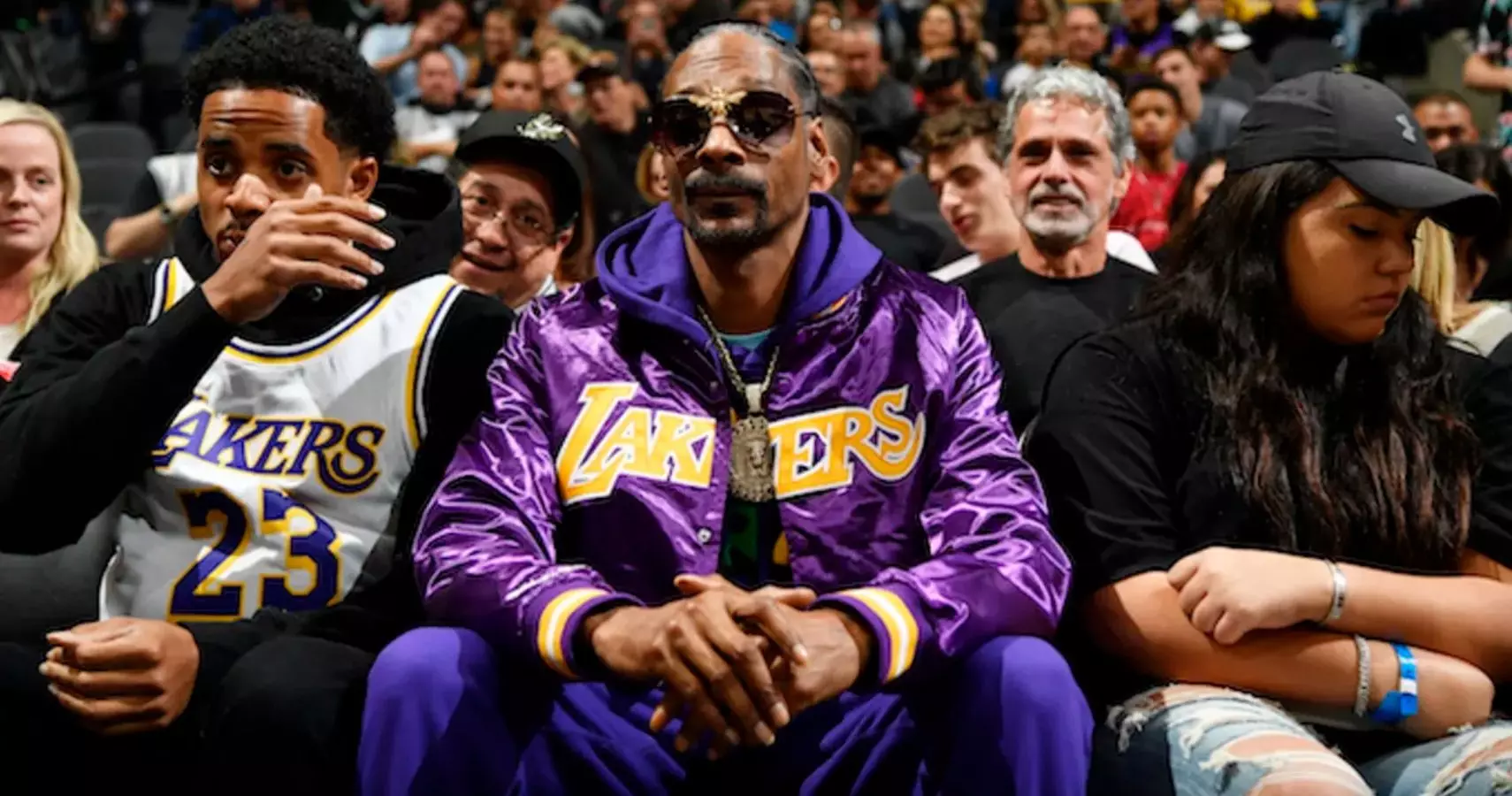 Snoop Dogg Faigheann Tattoo Craobhchomórtais Nua Lakers Onóir Kobe Bryant 1136_0