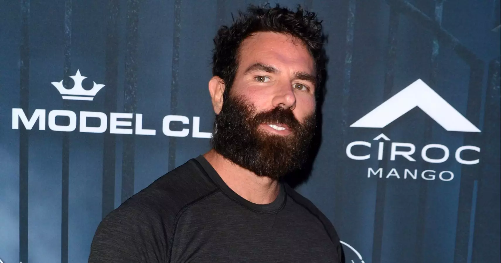 Maíonn Dan Bilzerian gur Goideadh a Fhaireachán $1 Milliún Ag Cluiche Dornálaíochta i Vegas 11734_0