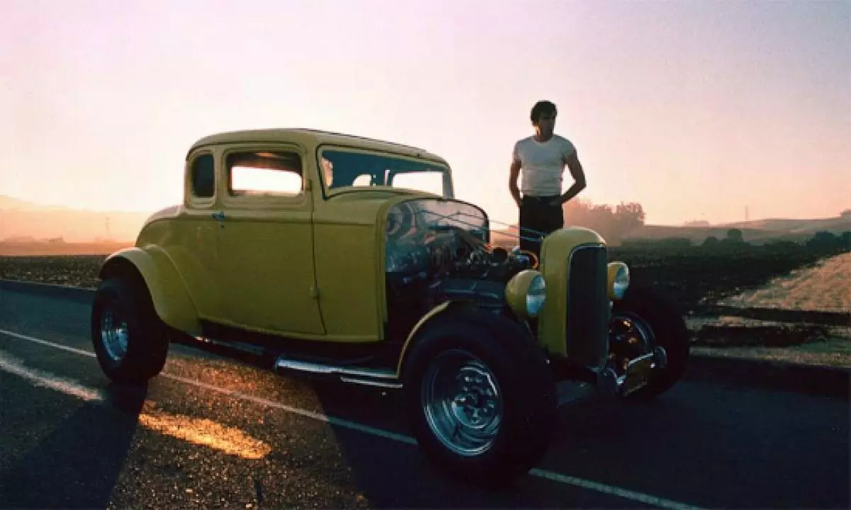 15-те најнезаборавни автомобили во филмовите и телевизијата 11949_12
