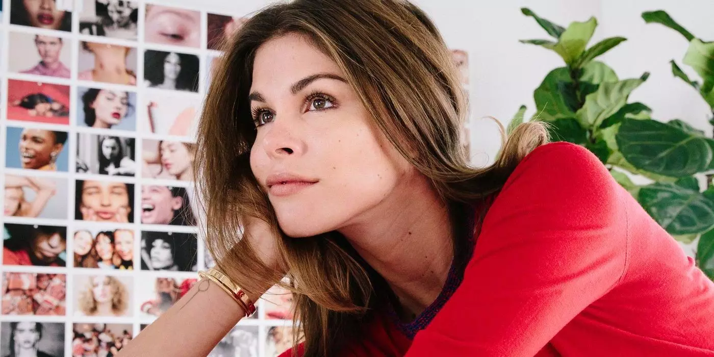 10 Txoj Cai Glossier Founder Emily Weiss ua raws li kom tau txais kev vam meej 11984_12