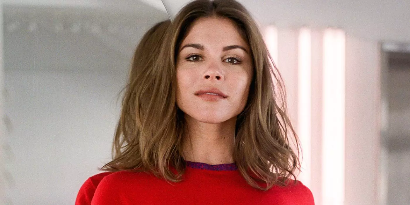 10 Txoj Cai Glossier Founder Emily Weiss ua raws li kom tau txais kev vam meej 11984_3