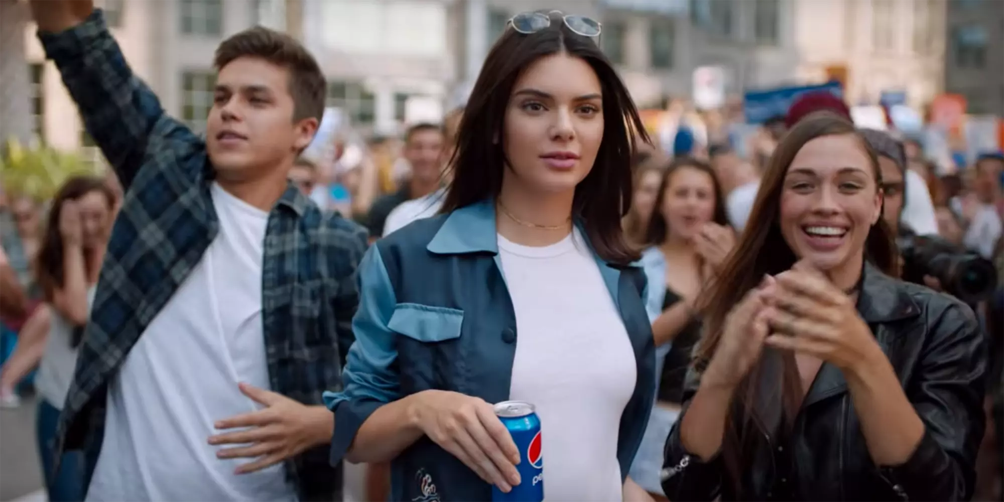 10 bestu Celeb Pepsi auglýsingarnar allra tíma (og 5 sem sjúga) 12041_27