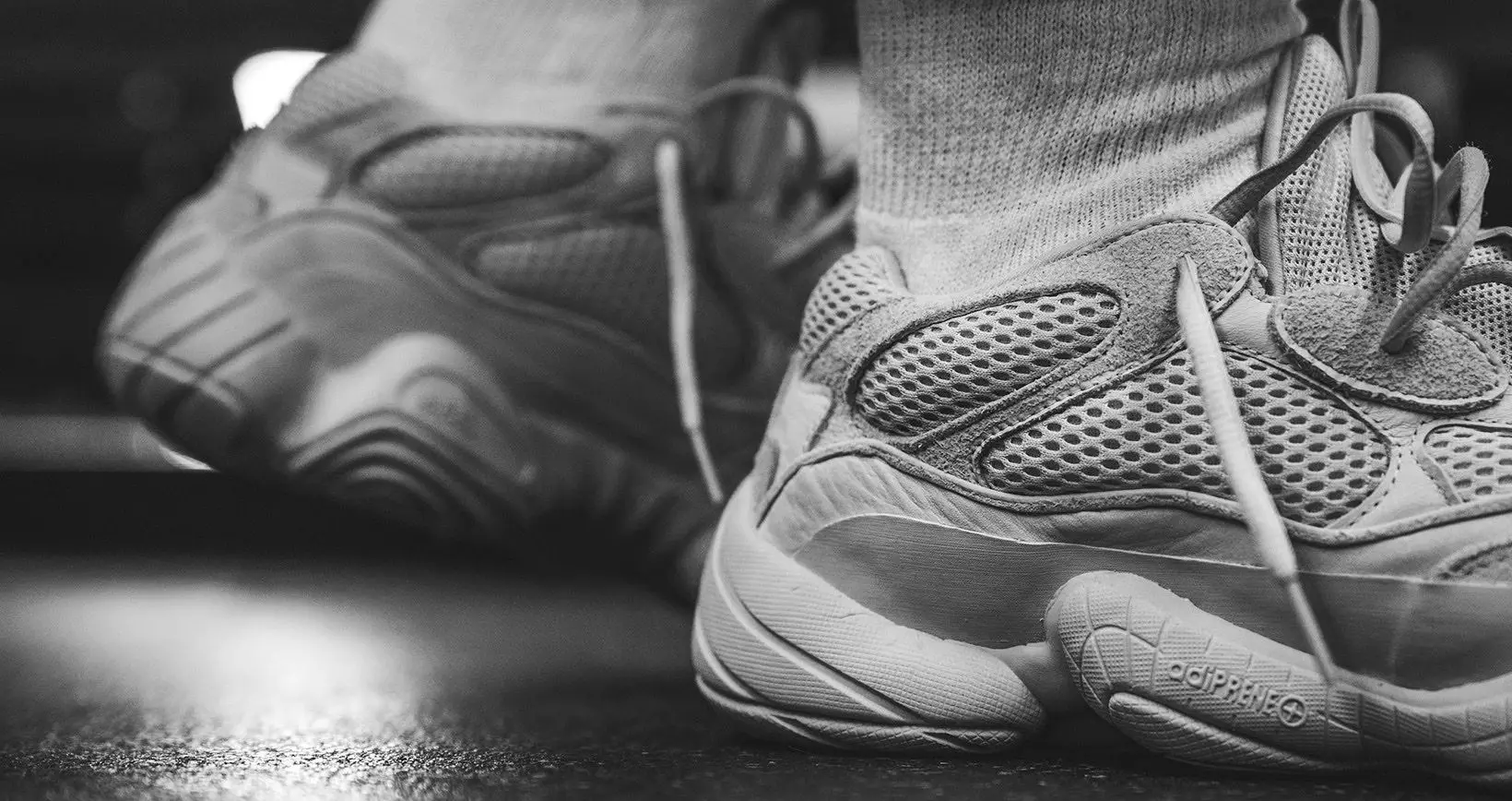 Yeezy 500 tenis tounen ak tout nouvo koloran nwa 12350_3