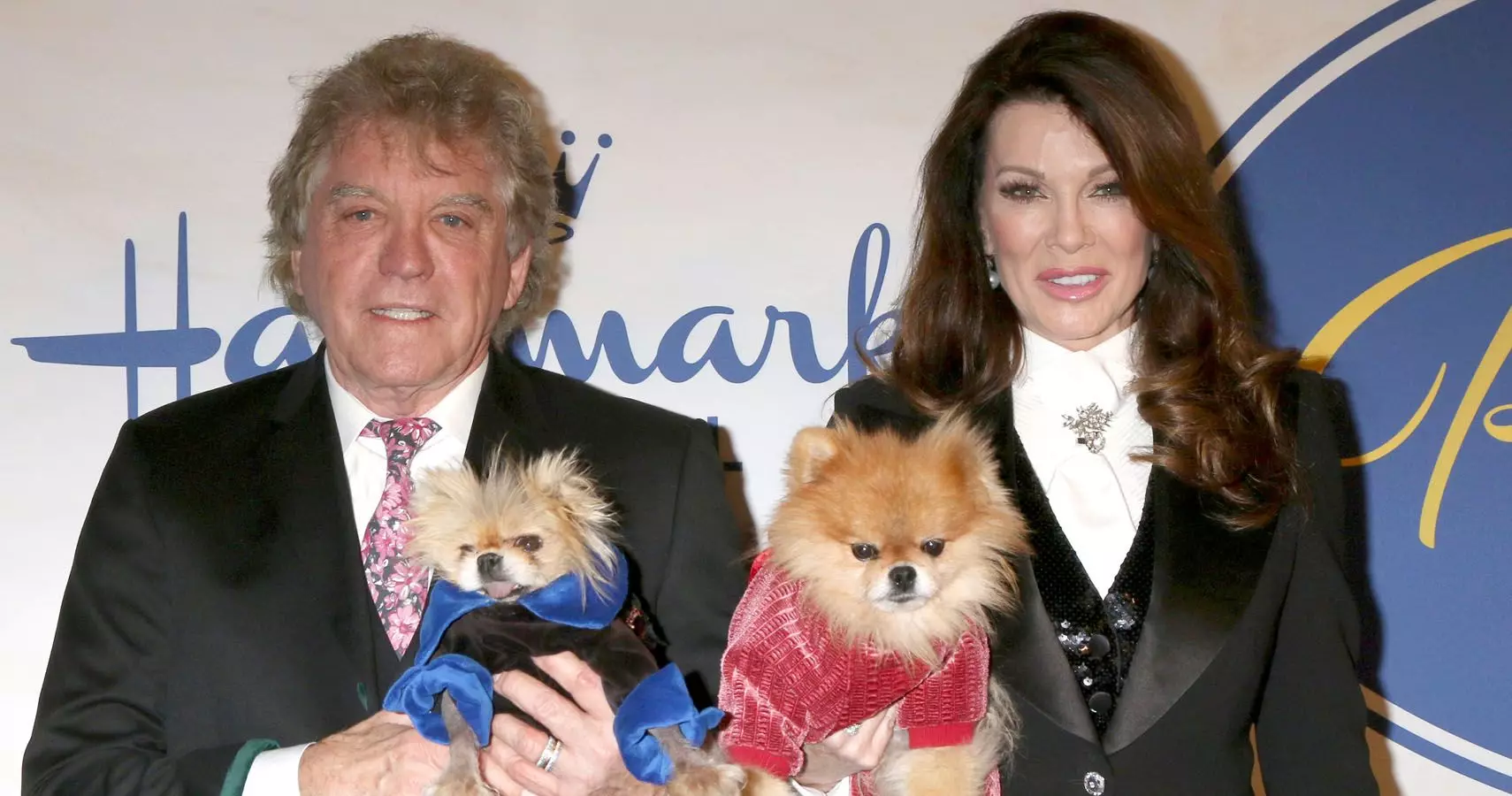 Lisa Vanderpump's Dogs Foundation e Si'itia le silia ma le $200,000 Via Cameo 12815_0