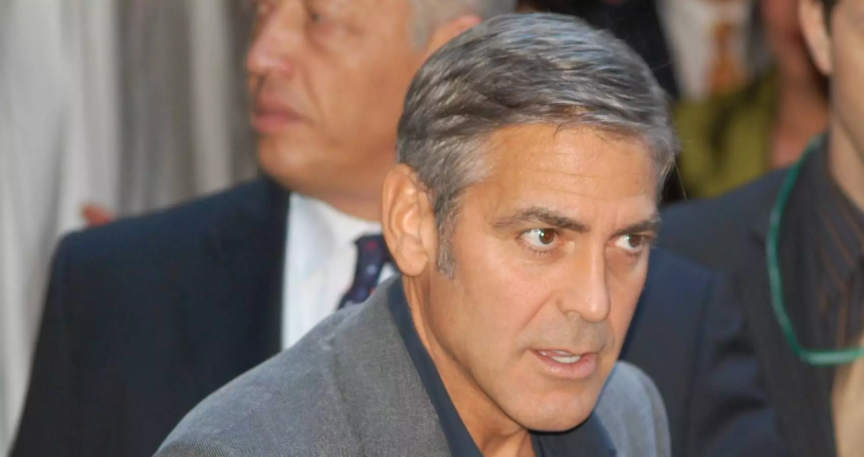 George Clooney ntsib kev sib ntaus sib tua raug cai tshaj $ 9.8 lab Wine Estate hauv Provence 13525_0