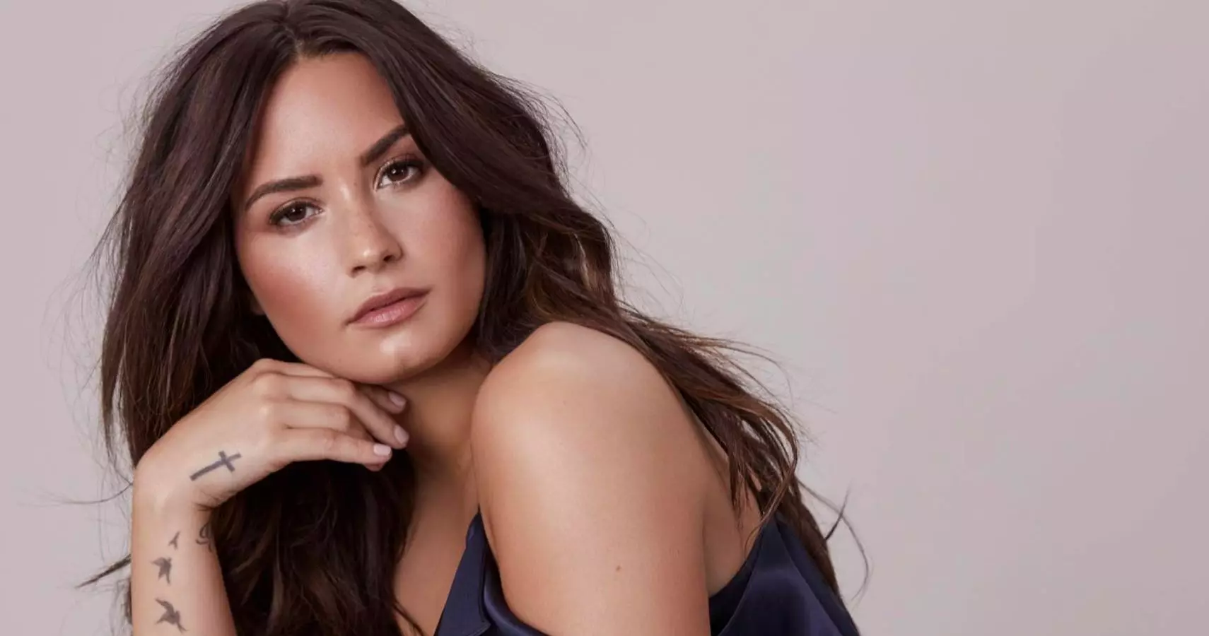 Demi Lovato biedt Fans fergees begelieding foar mentale sûnens op har toernee 16050_0