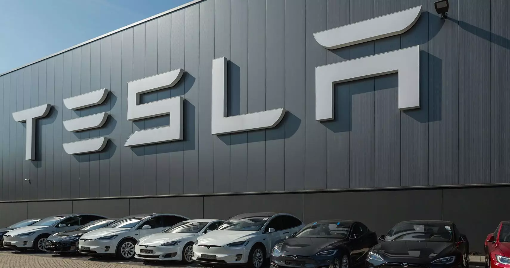 Заявления Илона Маска о производстве автомобилей Tesla вызывают вопросы 16083_0