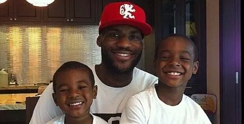 LeBron James Kids 17105_0