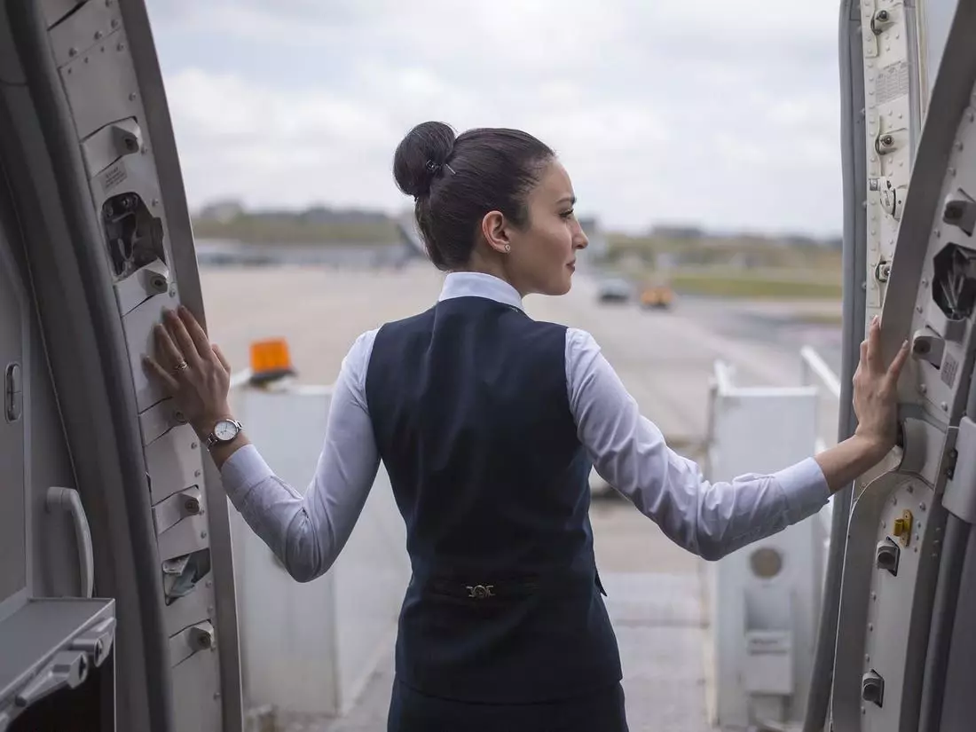 10 gekke regels die personeel tijdens de vlucht moet volgen in een vliegtuig 17258_5