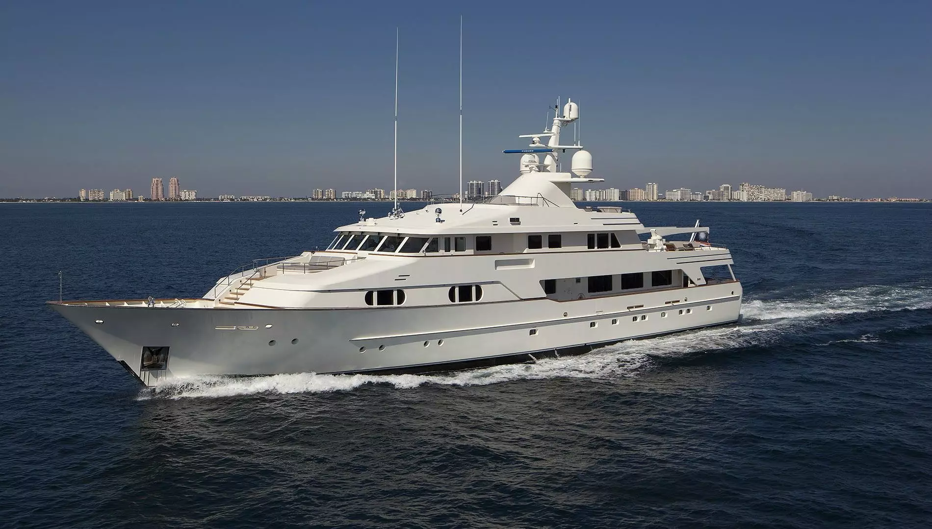 11 នៃ Superyachts គួរឱ្យចាប់អារម្មណ៍បំផុតសម្រាប់លក់ឥឡូវនេះ 17801_7