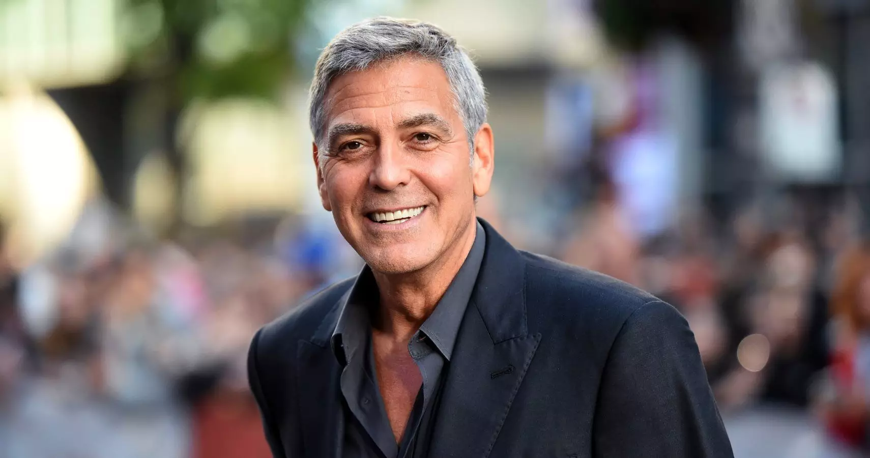 George Clooney da dej nws cov phooj ywg nrog nyiaj 18412_0