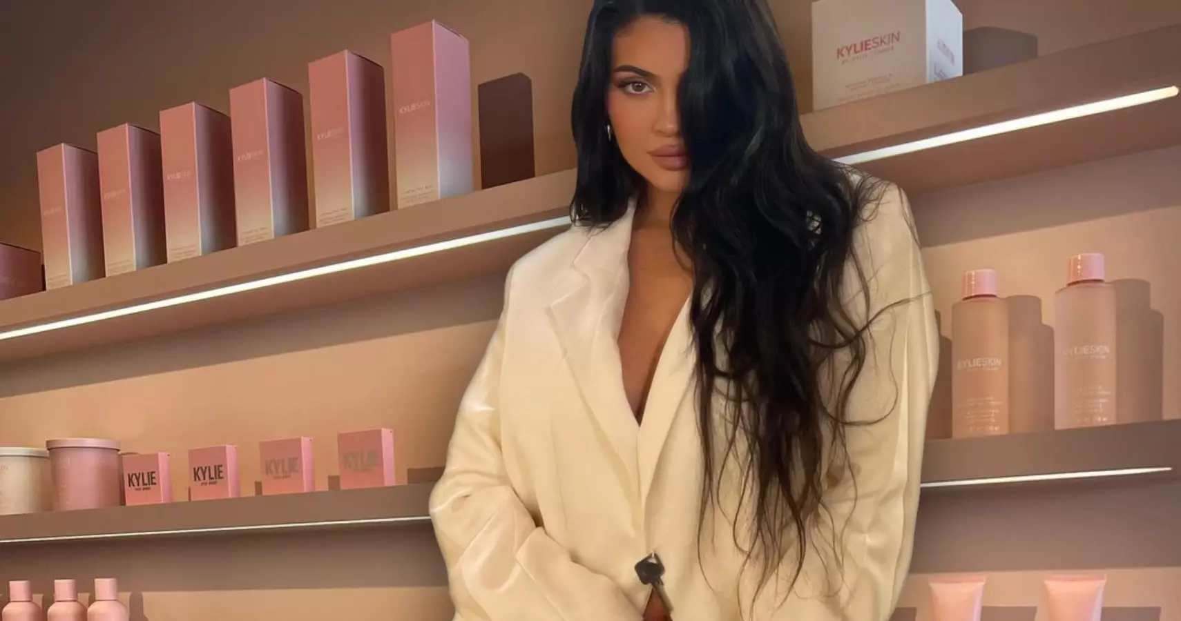 Kylie Jenner 着眼于 Kylashes 的新收入来源 200_0