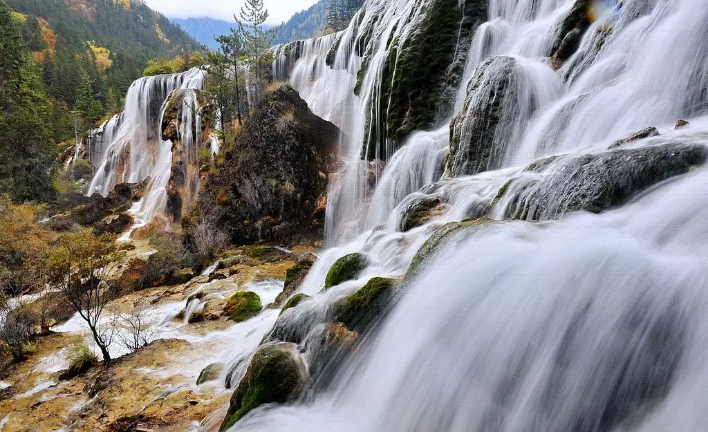 25 de las cascadas más enfermas y dónde tiene que ir la gente para verlas 20928_22