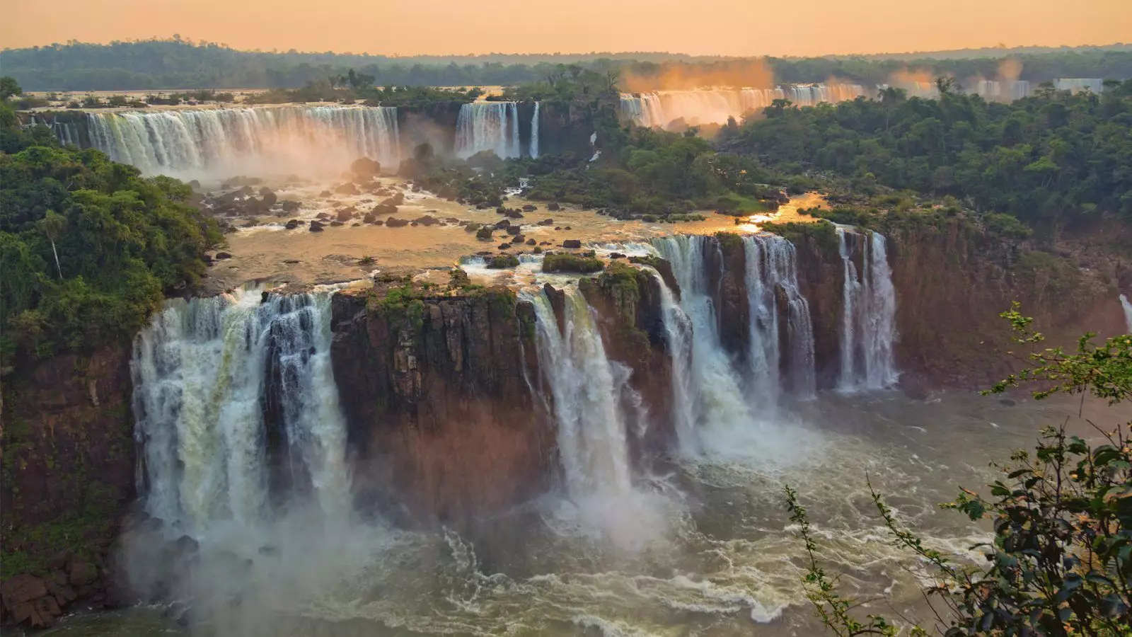 25 de las cascadas más enfermas y dónde tiene que ir la gente para verlas 20928_8