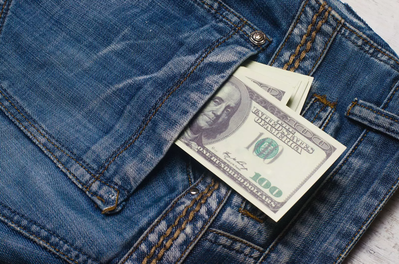 10 marcas de jeans caras que só as celebridades poden pagar 21154_12