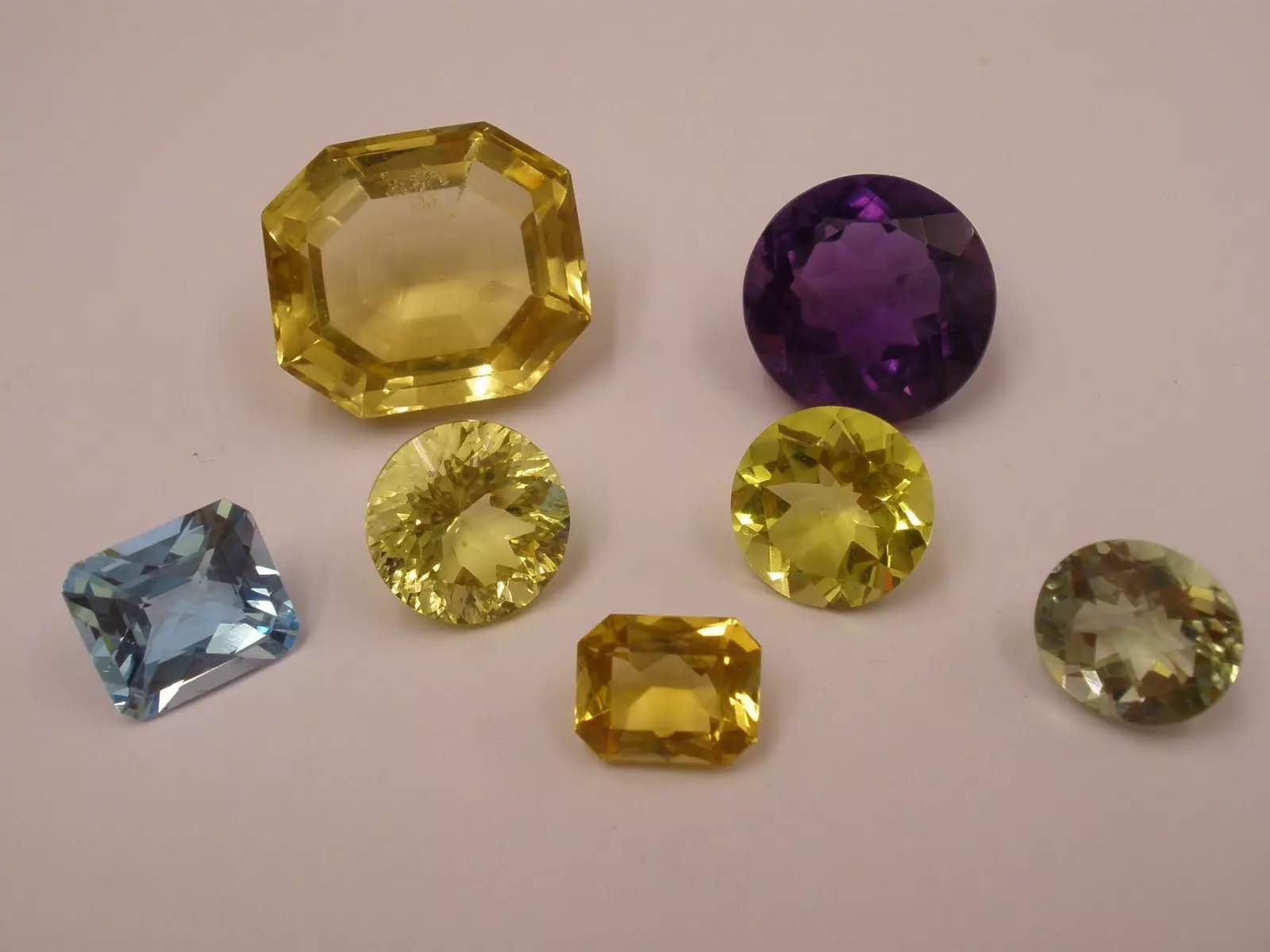 10 Qhov Tsis tshua muaj Gemstones hauv ntiaj teb 21486_0