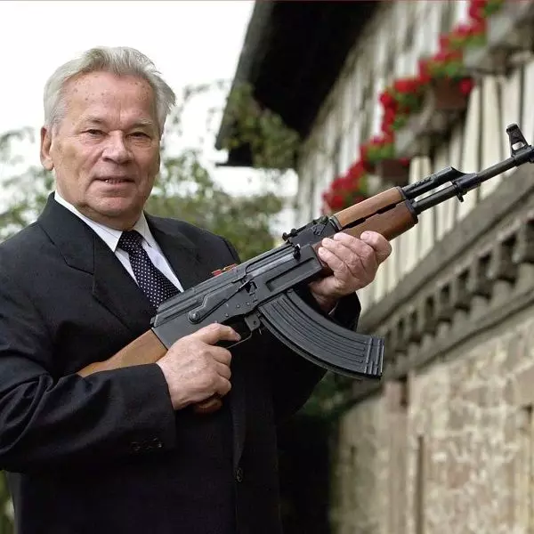 Mikhail Kalashnikov ມູນຄ່າສຸດທິ