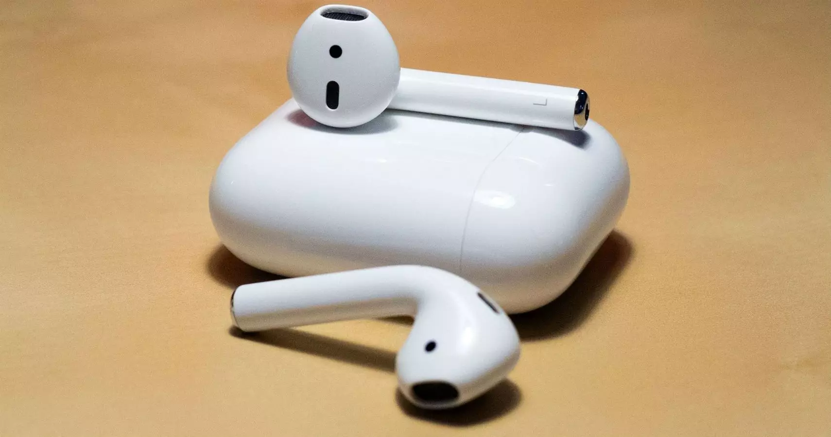 “AirPods” -yň indiki nesli köp sanly goşmaçalary görkezip biler 25071_0