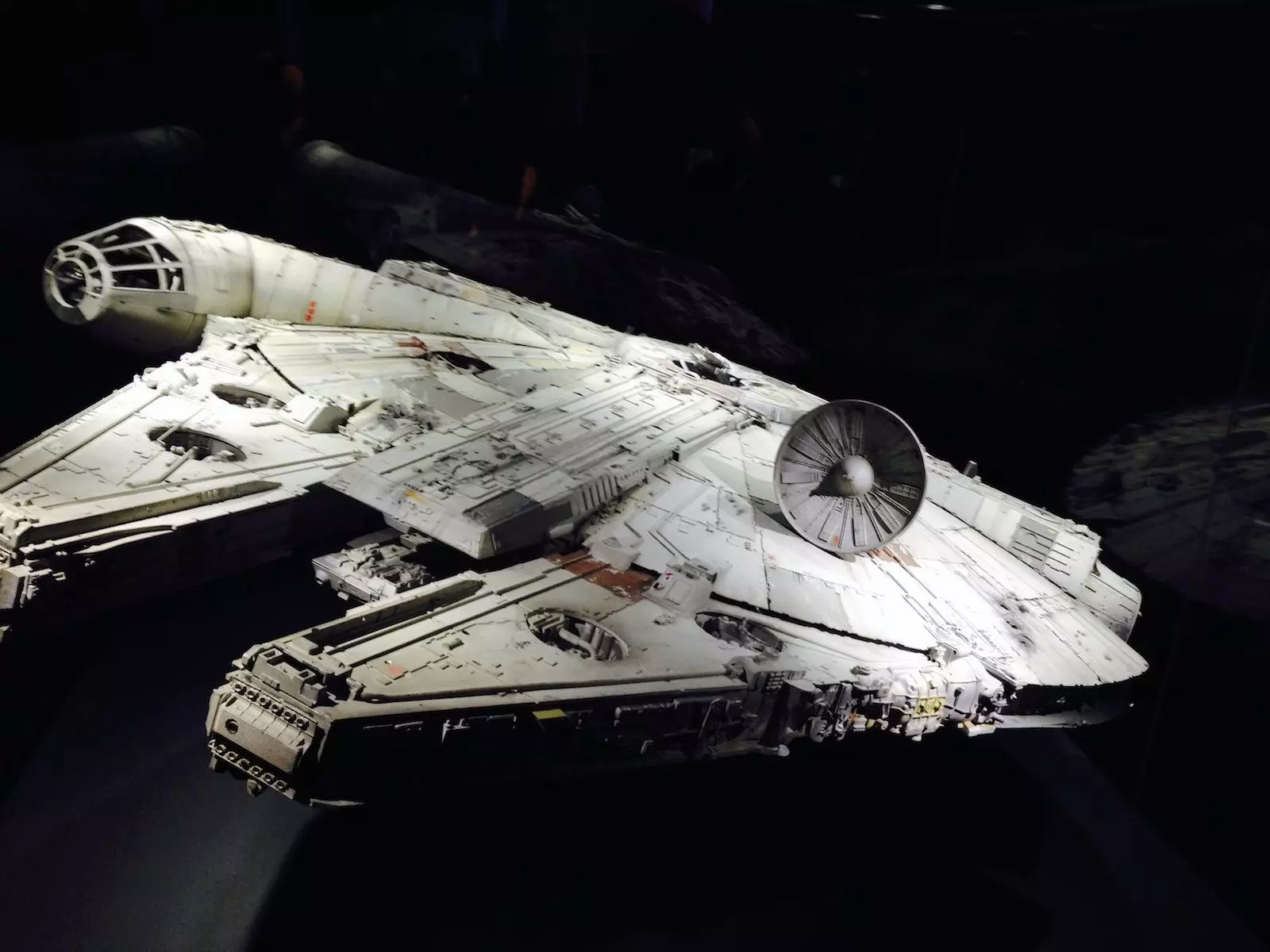 15 trous dans l'intrigue de Star Wars que vous pourriez traverser avec un vaisseau impérial 25395_3