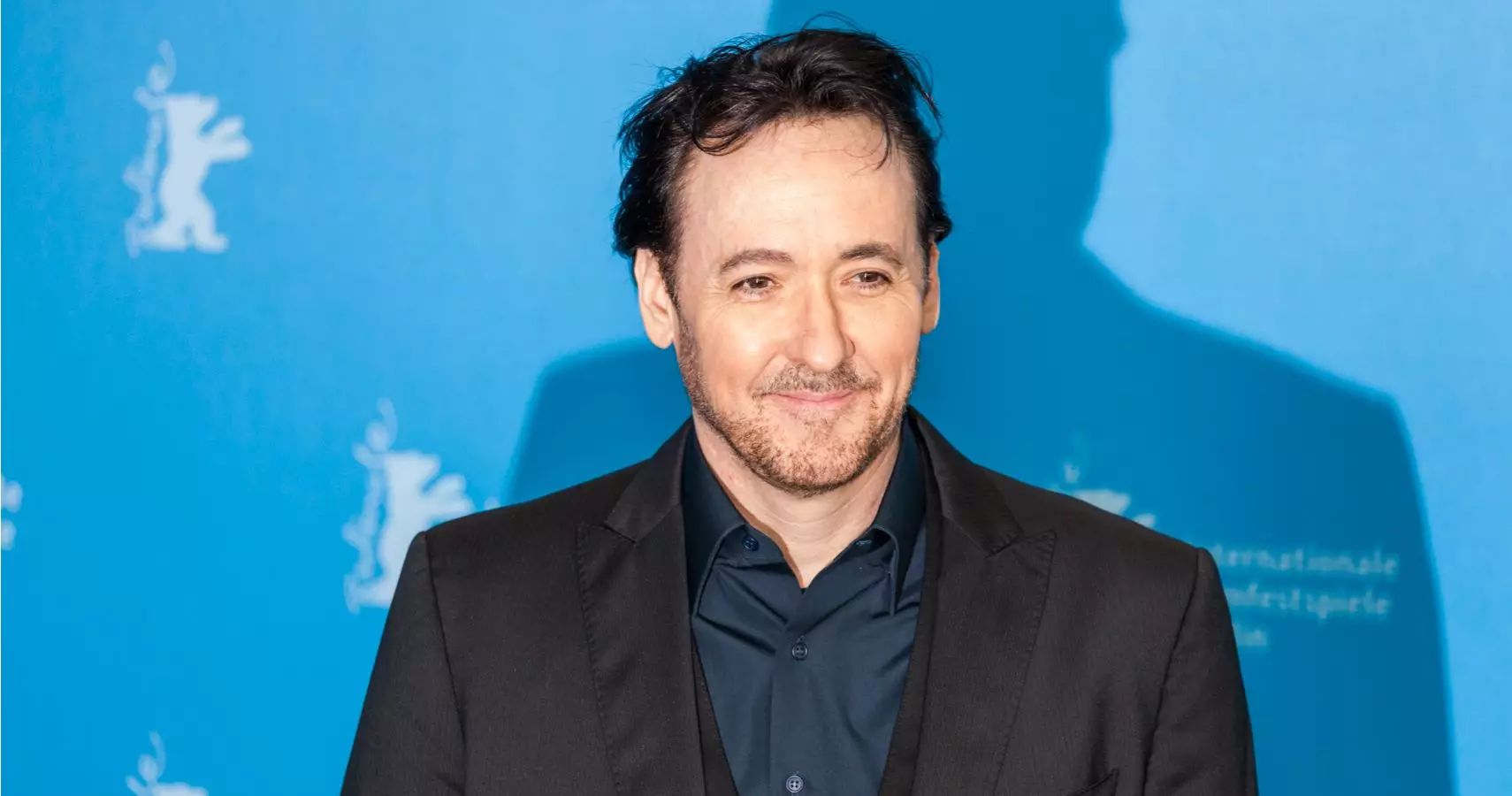 Iwo gumi nematatu Anokwirisa-Akakwira John Cusack Mamuvhi, akaiswa