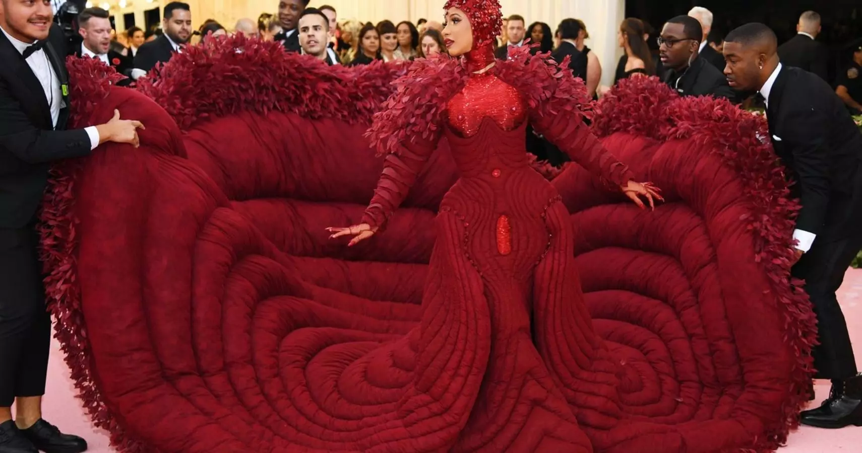 As 10 roupas mais loucas da história do Met Gala