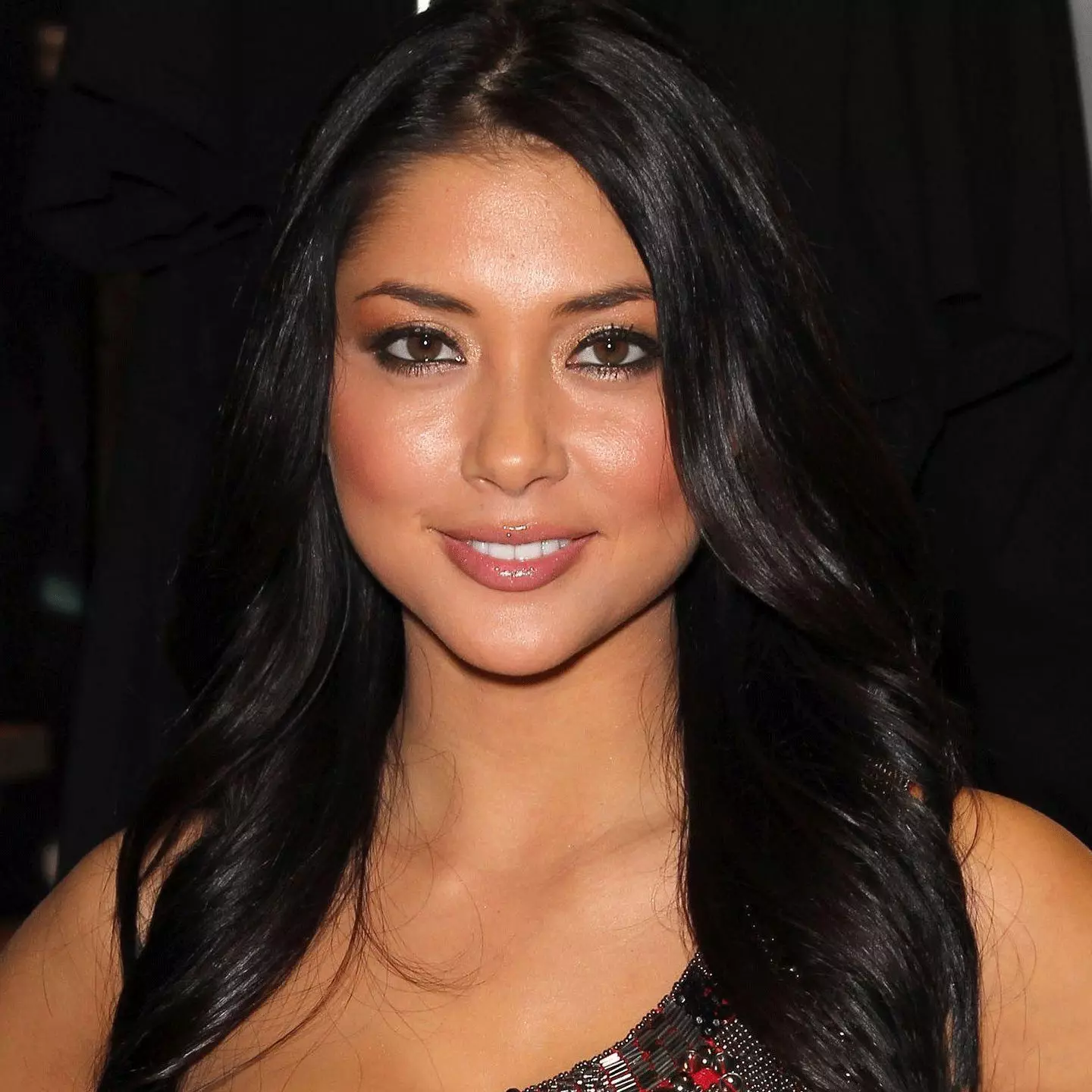 Arianny Celeste Nilai Bersih 28552_2