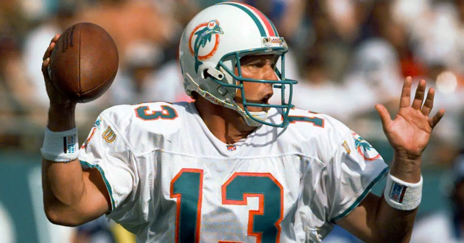 Top 10 Quarterbacks ដ៏អស្ចារ្យបំផុតនៅក្នុងប្រវត្តិសាស្រ្ត NFL 28971_0