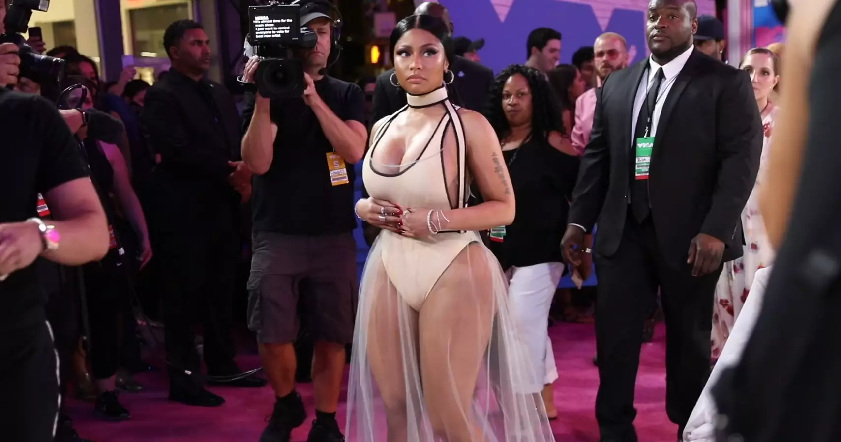 Adios Twitter: Rapper Nicki Minaj forlader Twitter permanent