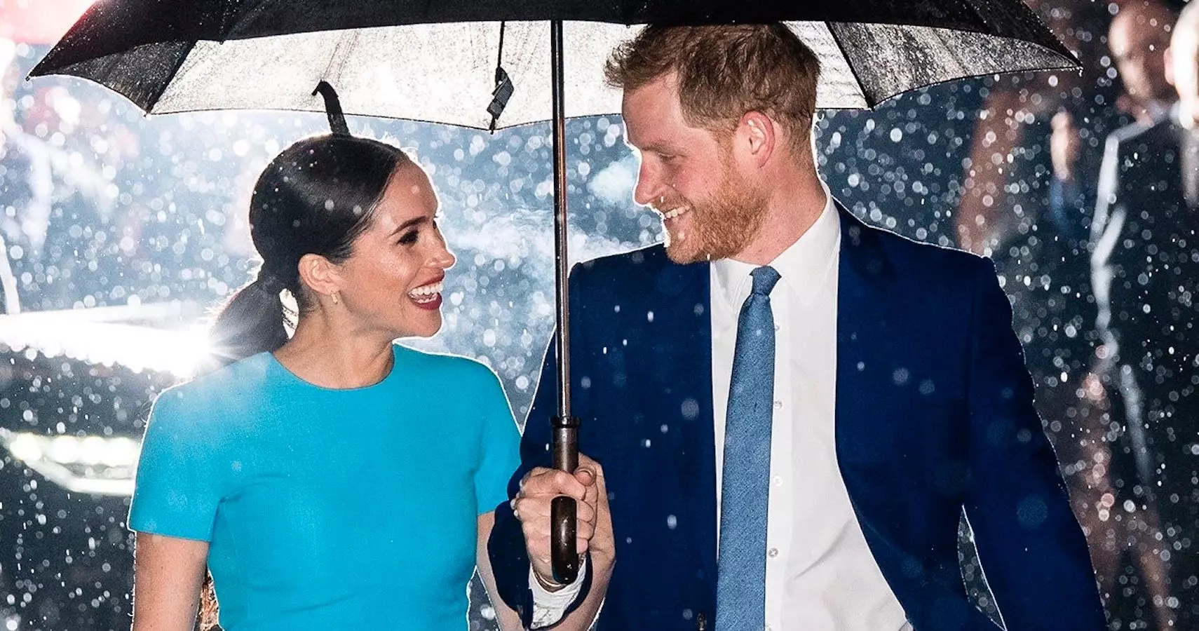 O príncipe Harry e Meghan Markle din "O amor gaña" no podcast das vacacións