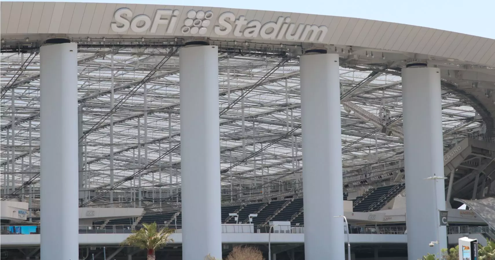 Pasaules dārgākajā NFL stadionā — SoFi