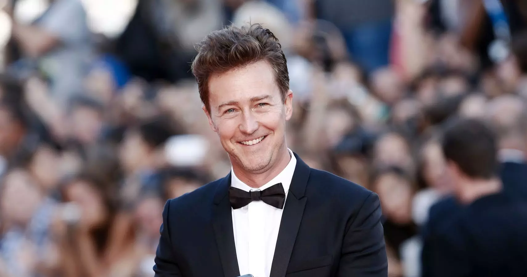 In blik op 'e libbensstyl fan $ 300 miljoen fan Edward Norton