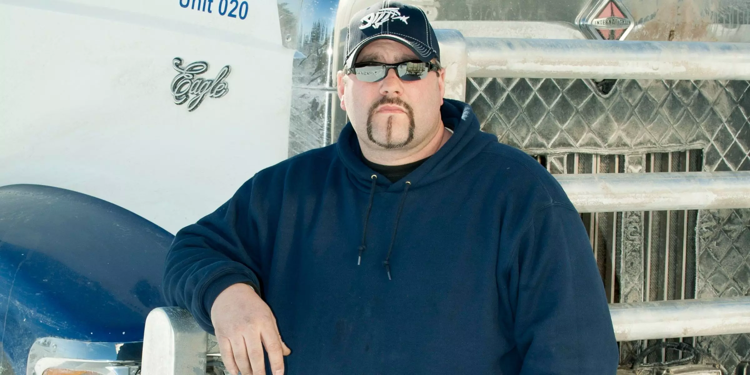 El patrimonio neto de cada miembro del elenco de Ice Road Truckers 34915_7