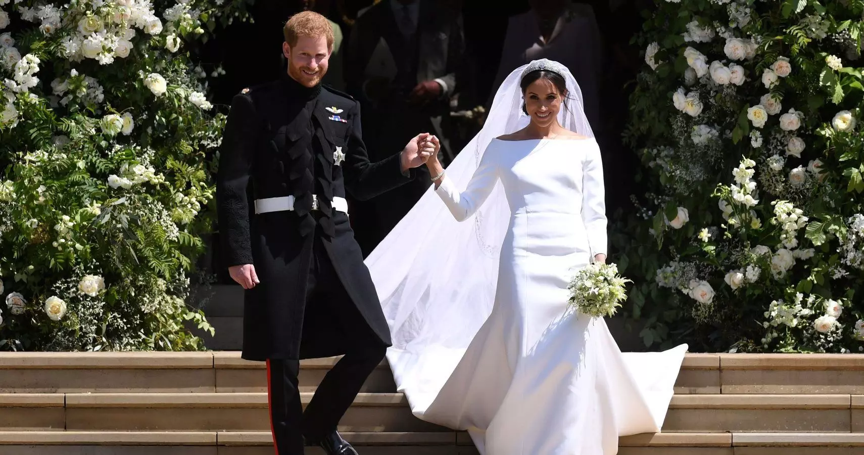 Schauen Sie sich die offiziellen Hochzeitsporträts von Prinz Harry und Meghan Markle an