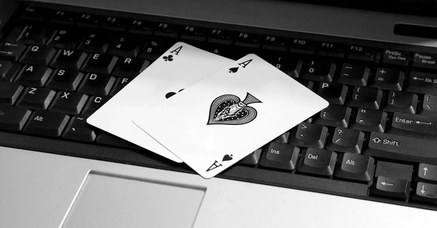 10 Auala na Suia e le Initaneti Poker Fa'avavau 35472_0