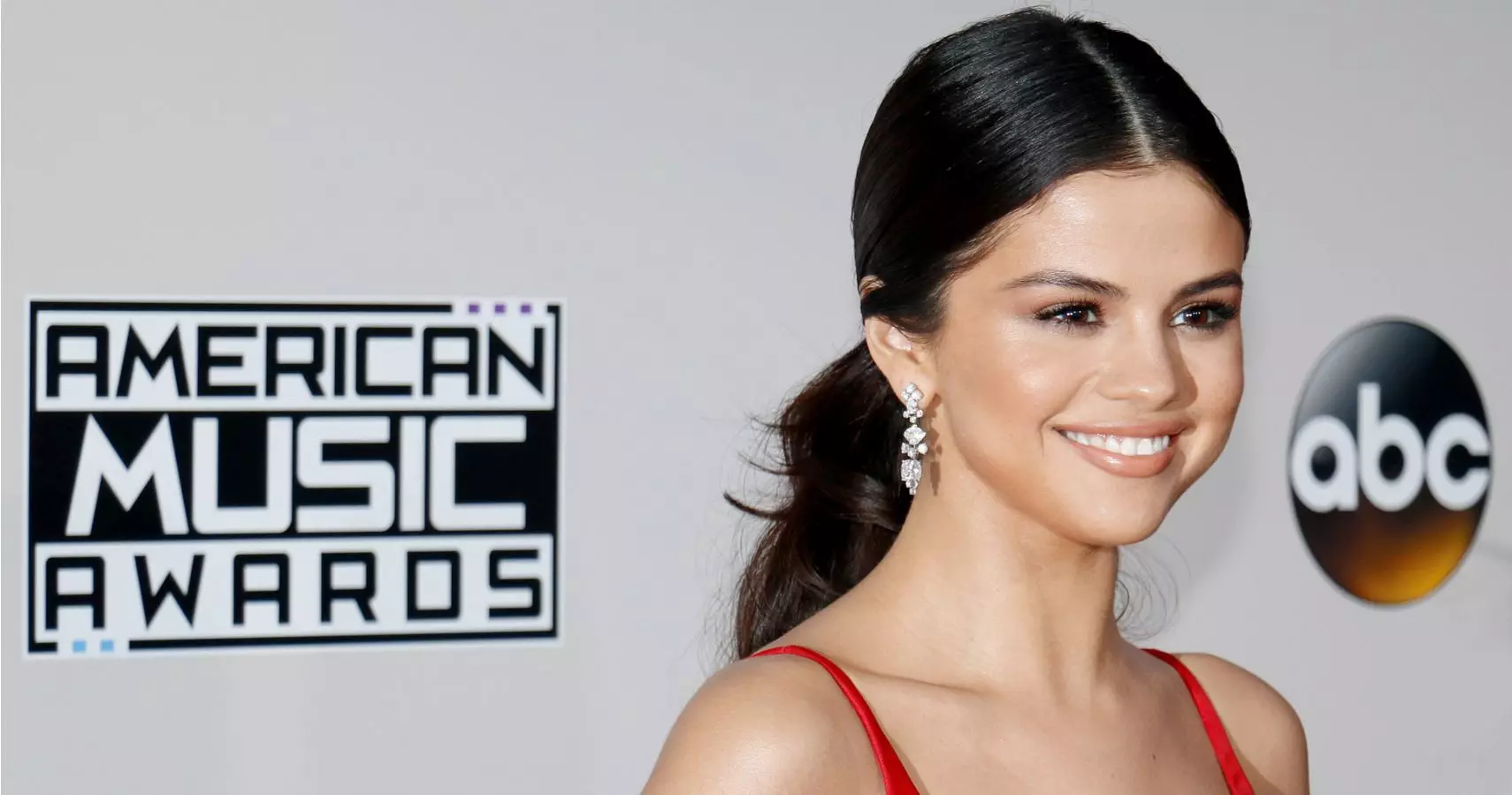 Selena Gomeziň millionlarça gazanmagynyň we sarp etmeginiň 10 usuly