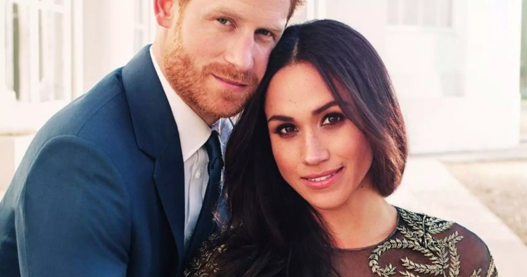 Tus tsim ntawm Meghan Markle's Engagement Gown tuaj yeem ntsib teeb meem nyiaj txiag