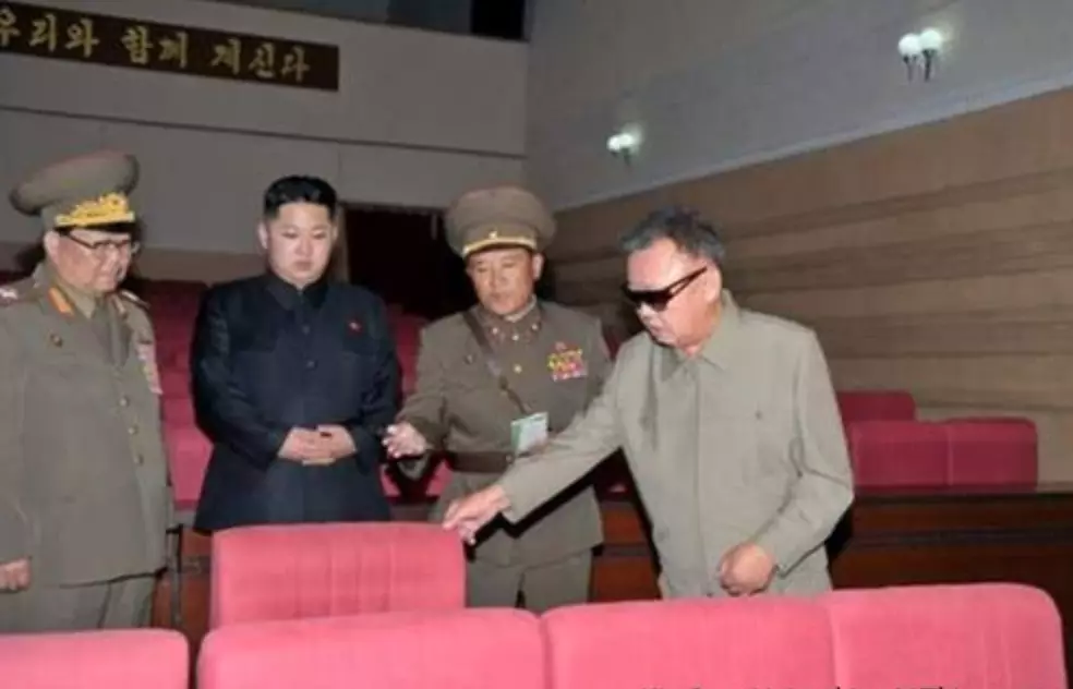 15 Bagay Pi Chè Ak Owaza Kim Jong Un Achte Ak Lajan Li 3616_23