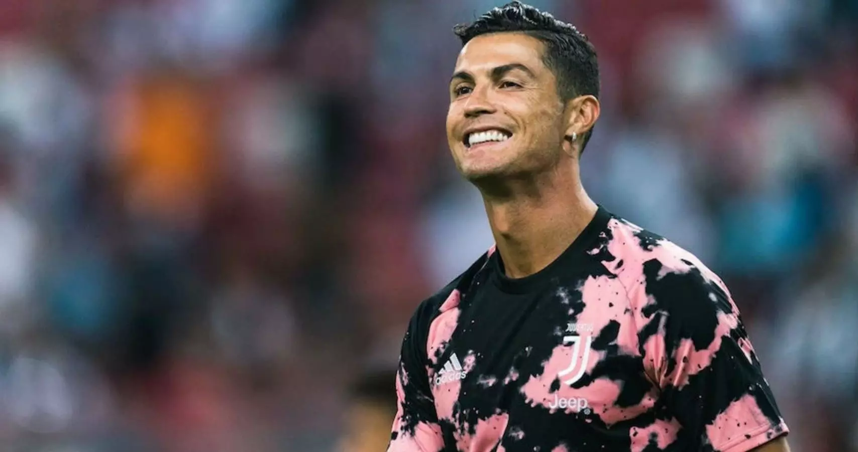 De Cristiano Ronaldo ass dem Fussball säin Éischte Milliardär ginn