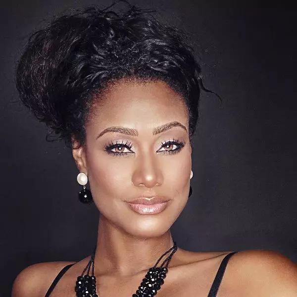 Tami Roman nettoværdi 37666_1