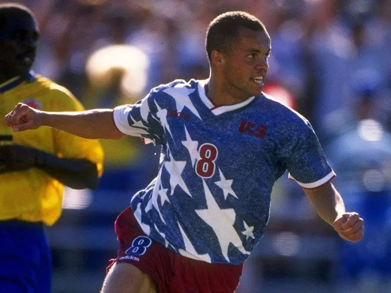 10 Pemain Bola Sepak Amerika Terbaik Sejak Piala Dunia 1994 38048_6