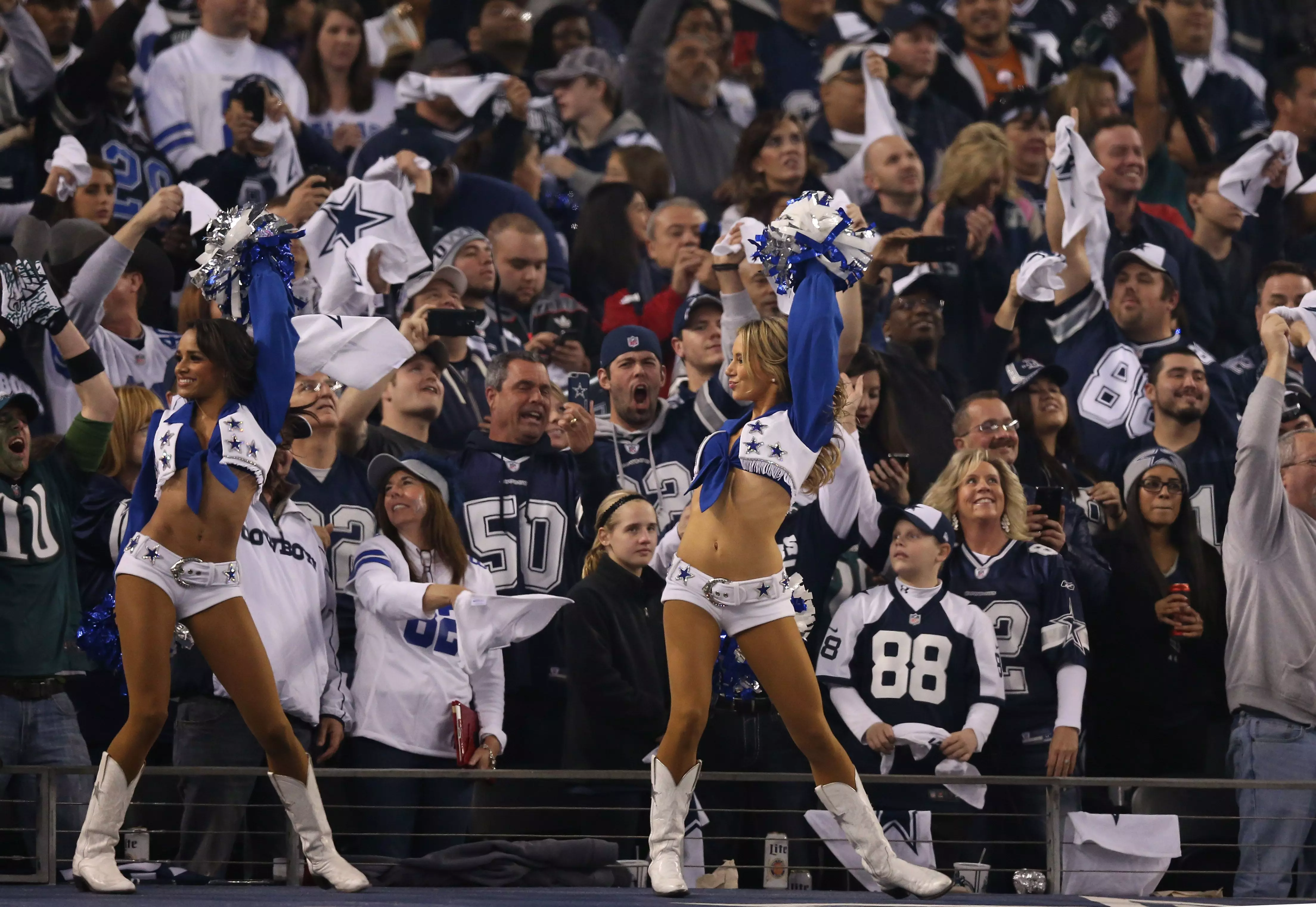 Dešimt geriausių NFL stadionų su brangiausiu alumi 38209_8