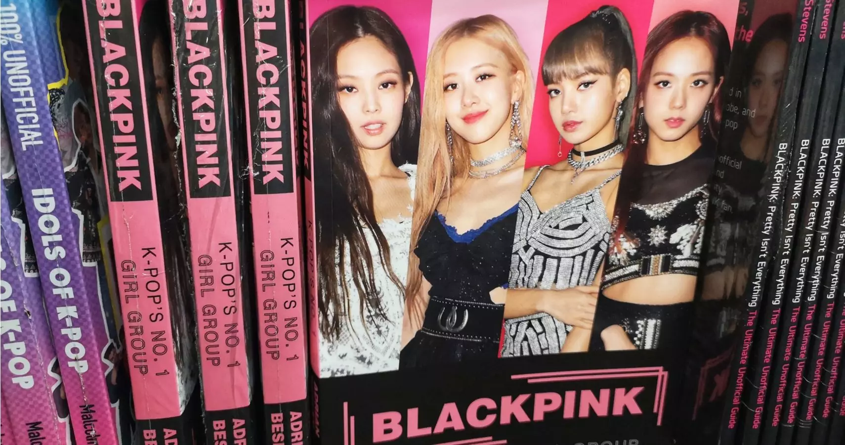 Kickin' It: Na Fa'afefea ona Avea Blackpink ma Fa'aili Sili I luga ole YouTube