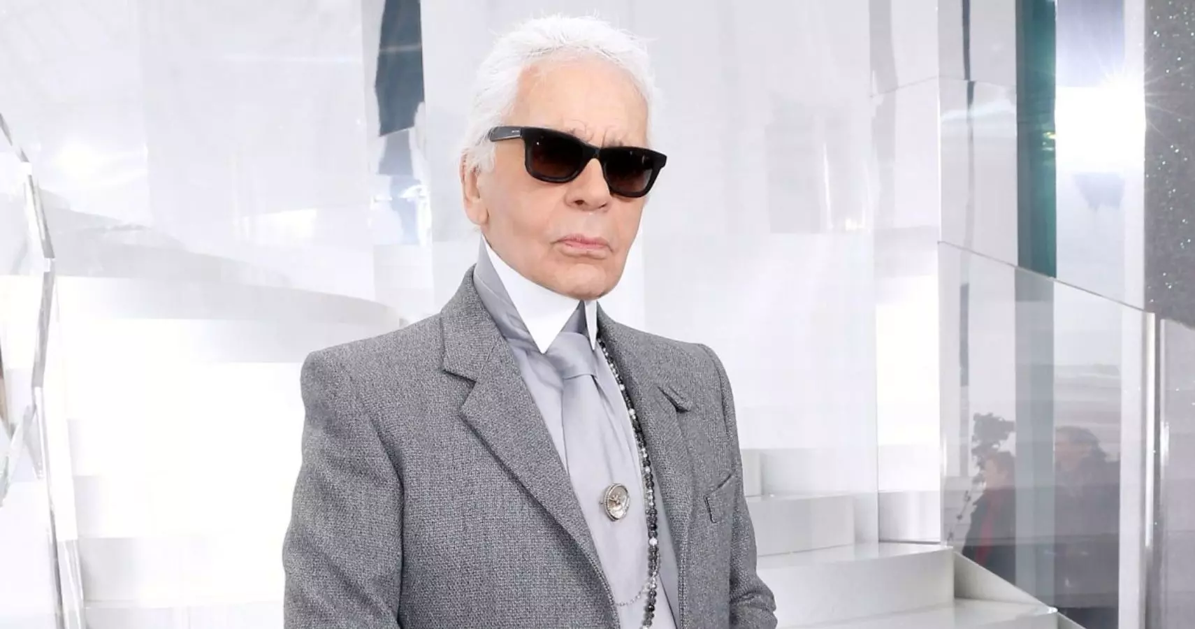 O icónico deseñador de moda de Chanel Karl Lagerfeld faleceu