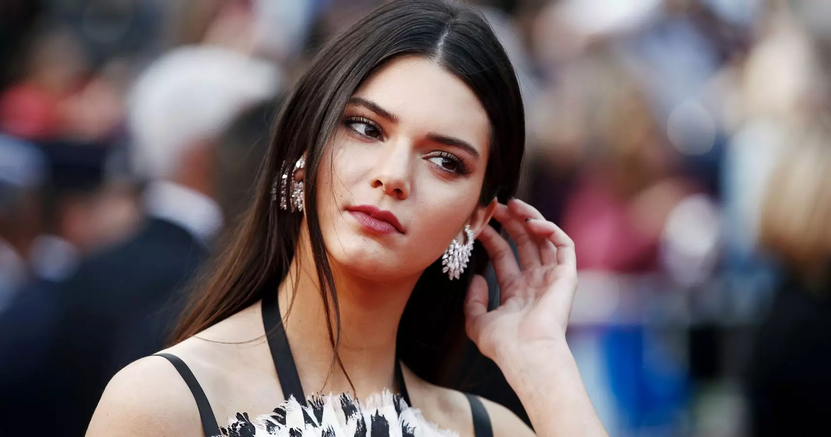 Kendall Jenner aangeklaagd voor $ 1,8 miljoen na gemiste fotoshoot 4030_0