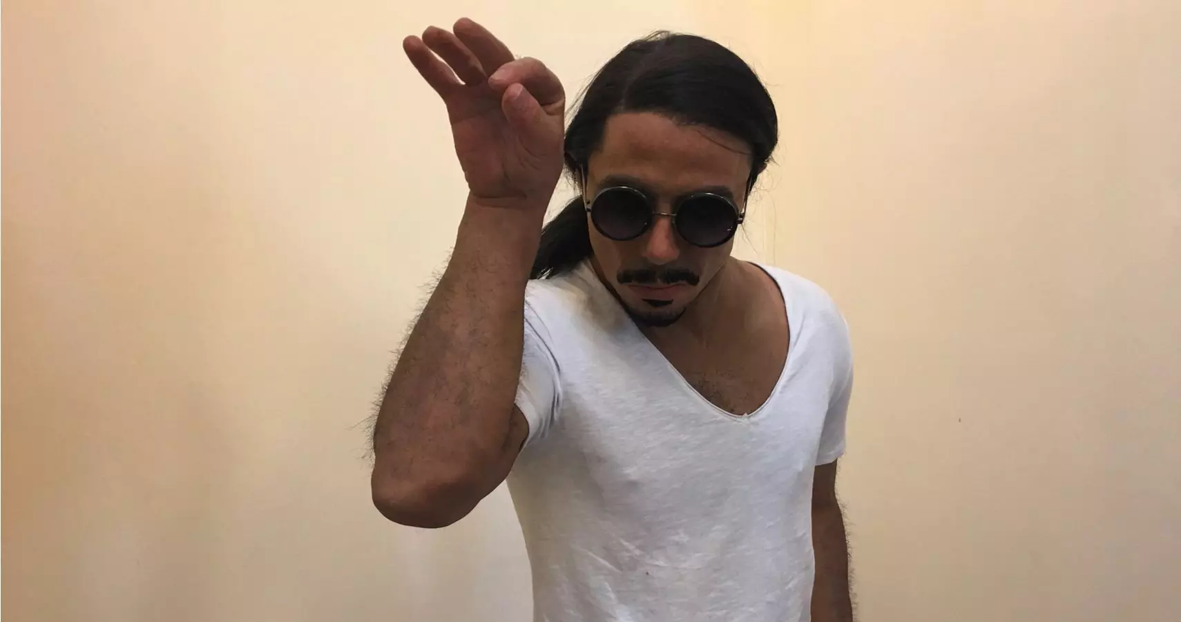 Nin wax ka cunay makhaayadda Salt Bae ee New London, waxa uu bixiyaa $321 Kharash Adeeg ahaan 4090_0