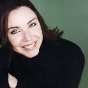 Stephanie Courtney Nilai Bersih 42114_1