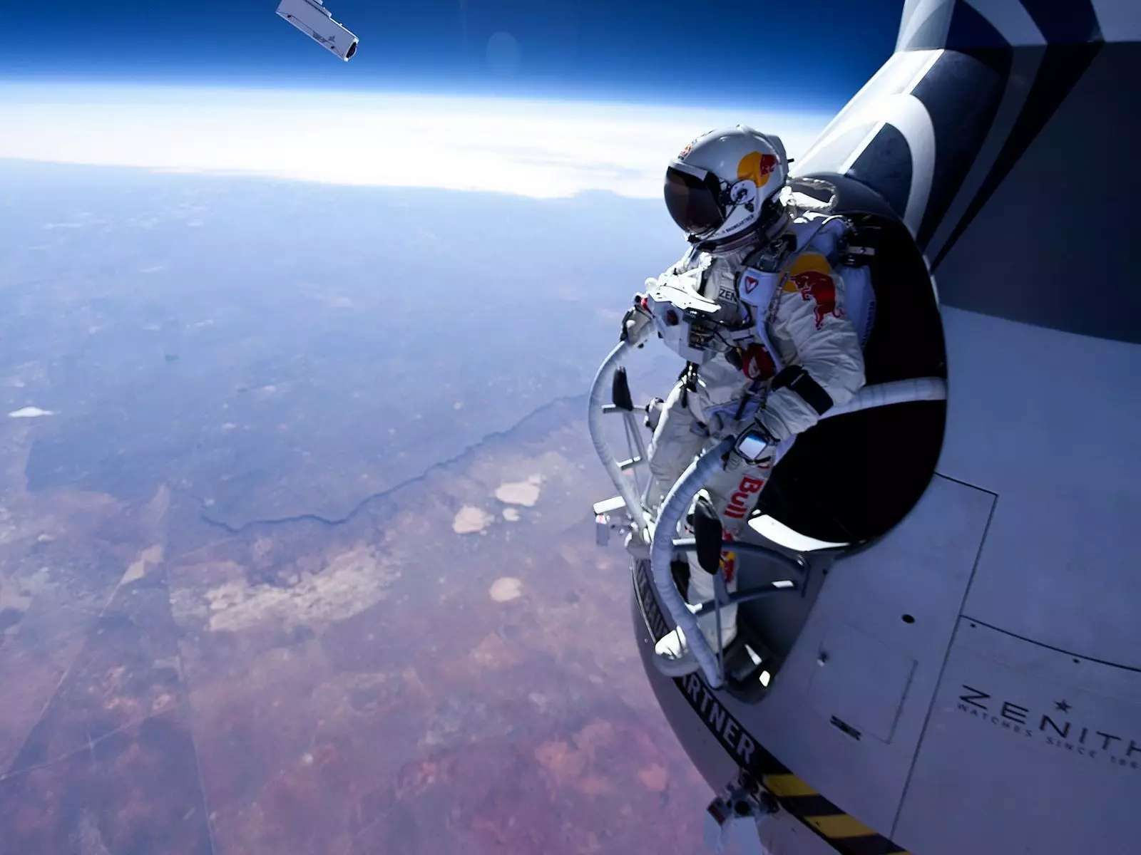 15 Red Bull популярлыгы сезнең акылыгызны селтәячәк 4372_3