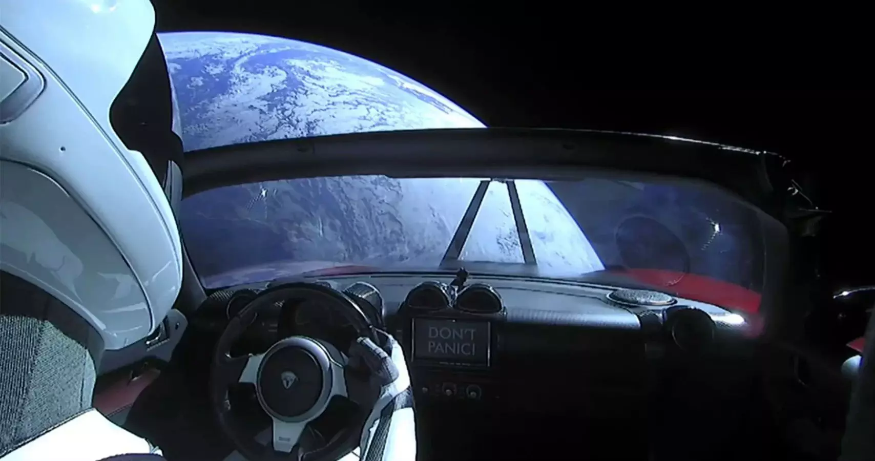 Ang Space Roadster ng Tesla ay Nagmamaneho sa Paglipas ng Mars 4414_0