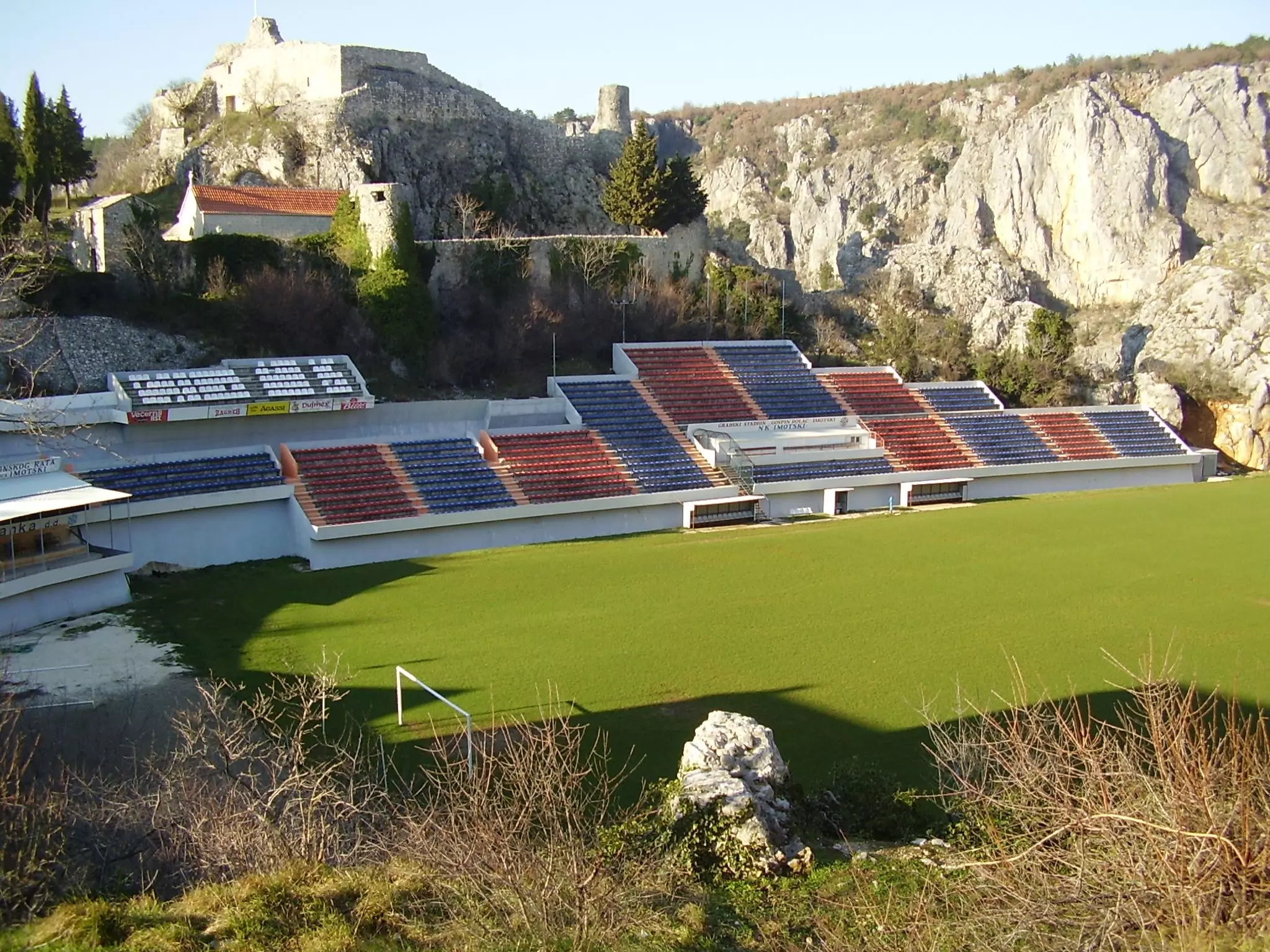 Bütün İdman Azarkeşlərinin Bucket Siyahısında Olmalı Olduğu 25 Etkileyici Stadion 45160_4